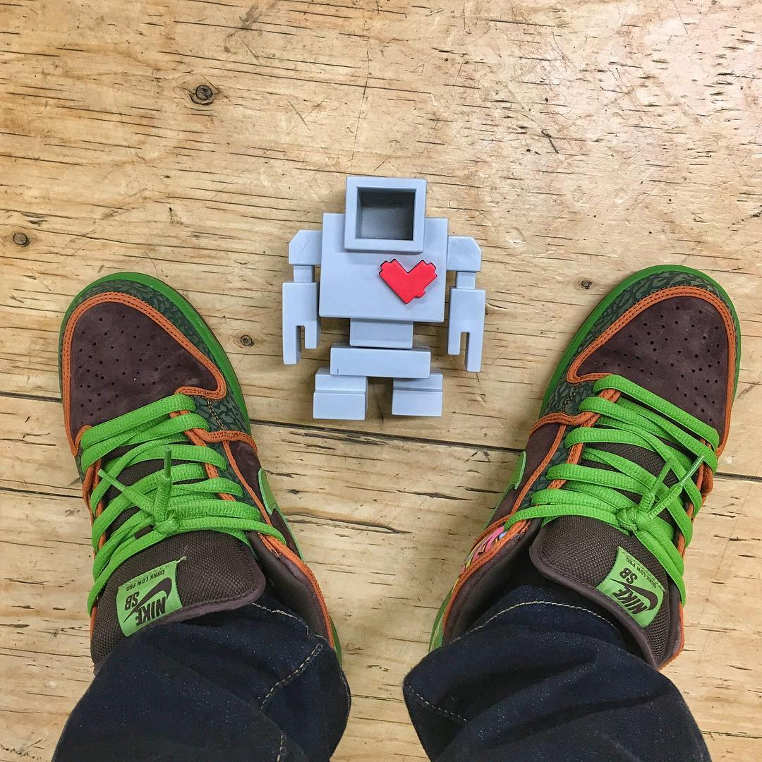 Lovebot Is Intended to Inspire Acts of Kindness – Sneaker Closet